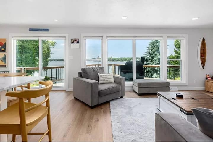 Private Lakeshore Retreat! - Greenville, WI