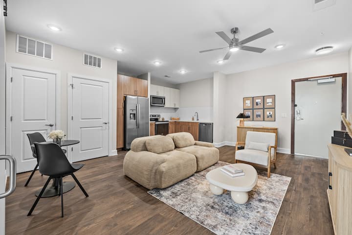 Stylish 1br By Broadway W/ Pool & Gym - Nashville