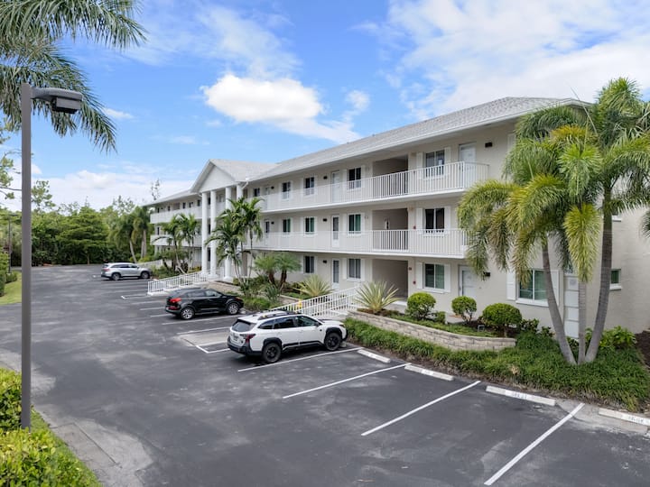 Beachside Rentals - Naples