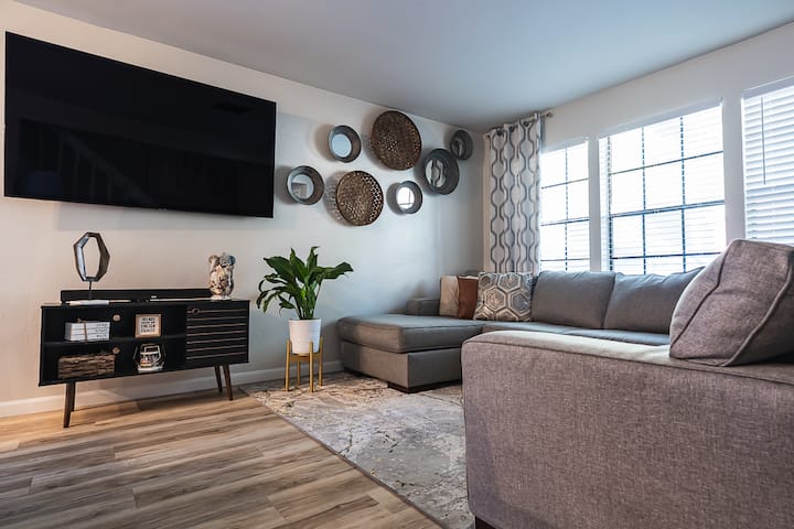3bed Townhouse |Near Everything - Tallahassee, FL