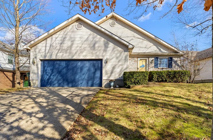 The Hamburg House | 8 Miles To Uk | Pet Friendly - Lexington, KY