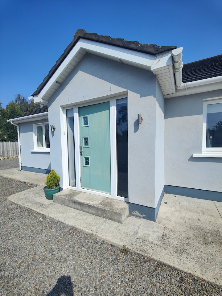 Dublin Airport Luxury Bungalow With Parking - Donabate