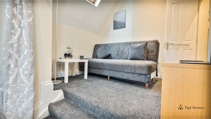 2 Bed Flat | Discount For Contractors & Long Stays - London