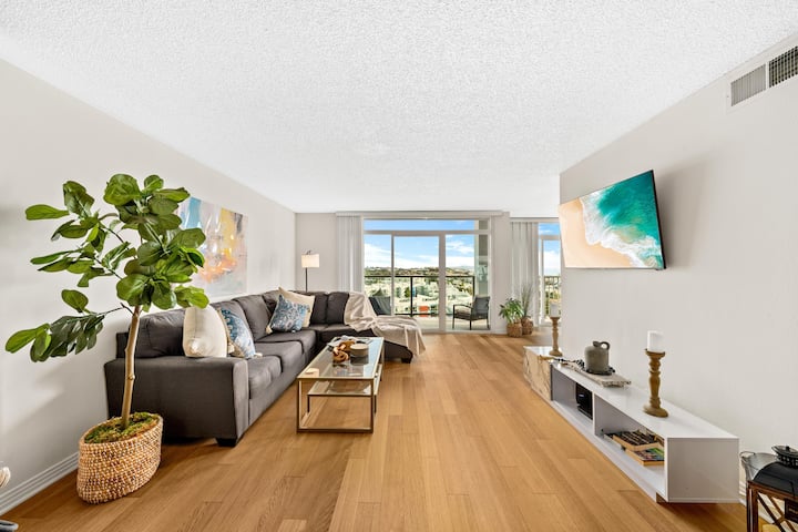 Cozy Apartment Ocean View - Santa Monica, CA