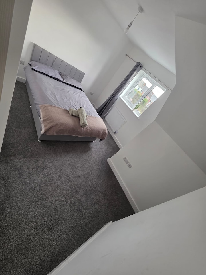 Rotherham 3 Bed Garden Home - Sheffield