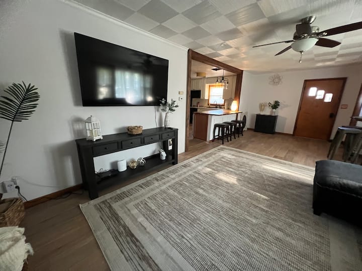 3 Bedroom Spacious Home, Close To Jet Express. - Port Clinton, OH