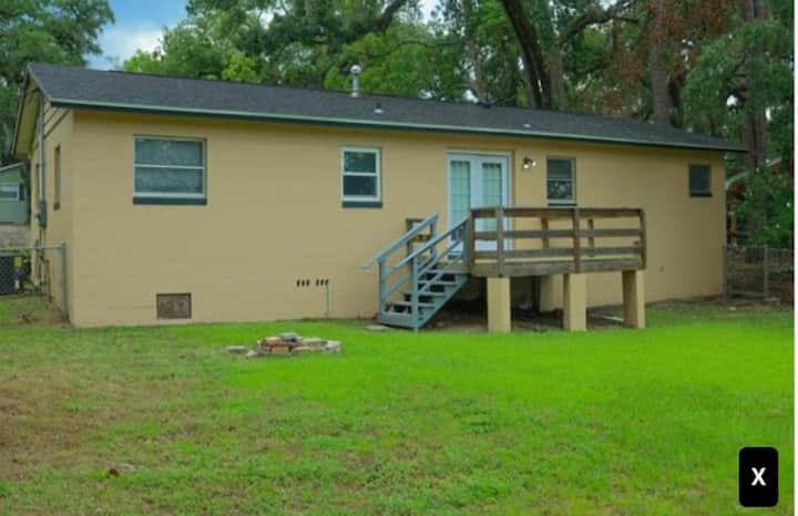 Seminole Stroll House - Tallahassee