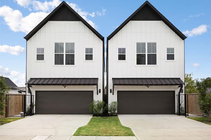 2 Luxury Homes In 1 - Houston Nightlife & Stadiums - Houston, TX