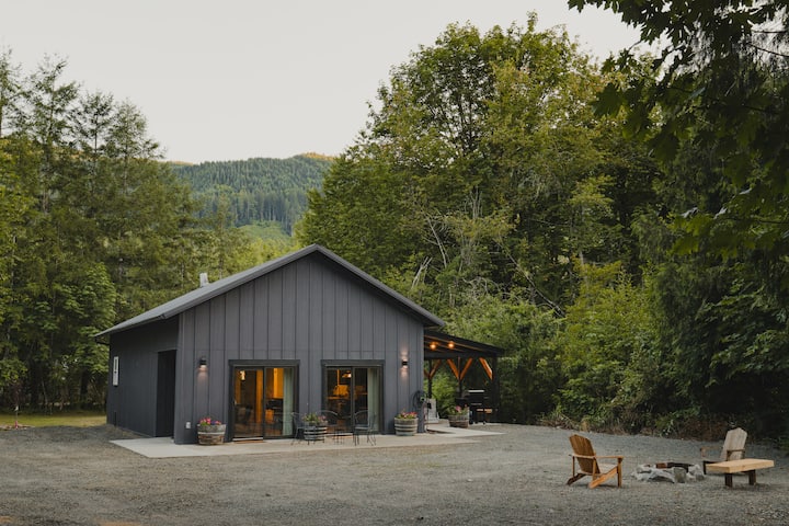 Luxury Barndominium-hot Tub-firepit-wifi-ev-nature - Riffe Lake, Mossyrock