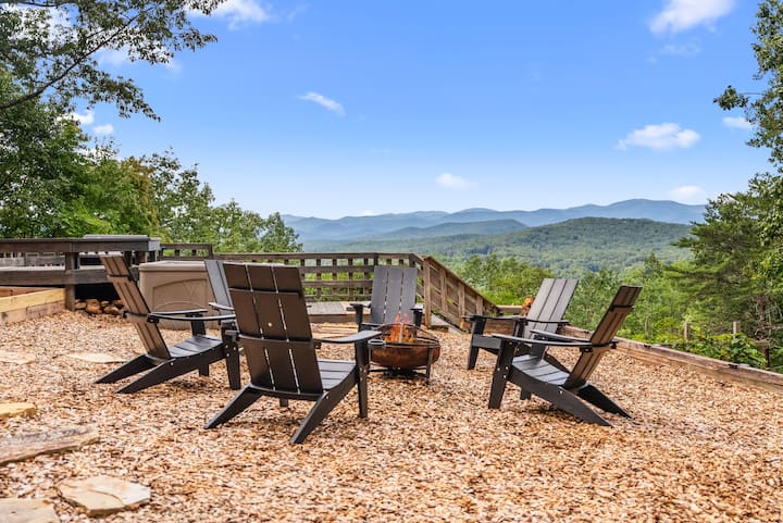 Stargazer Retreat | Hot Tub & Fire Pit *Near Helen - Clarkesville, GA