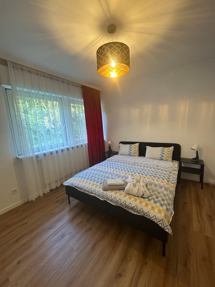 Zentrumsnahes Zimmer Mit Bad - Wiesbaden