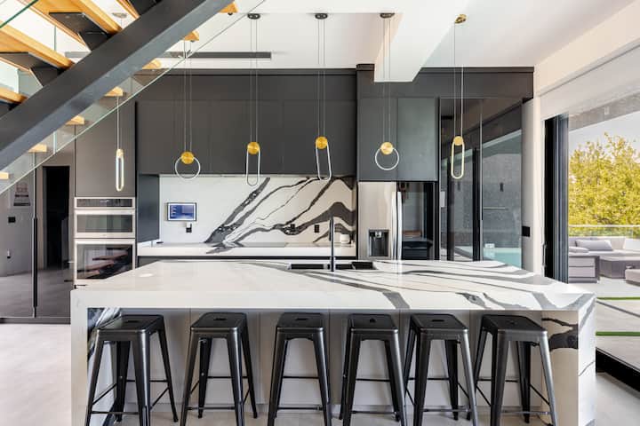 New Liquid Beach Villa · 5 Beds · 2 Pools · 10 Ppl - Bahamas