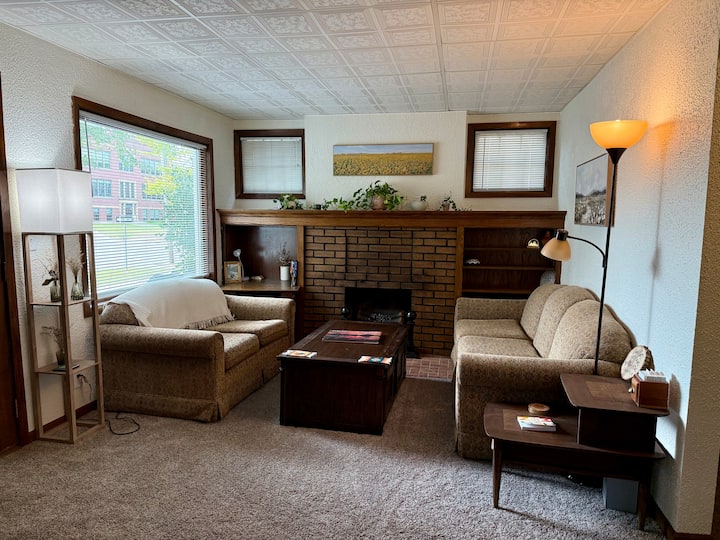 Quaint Home Close To Downtown And City Parks - Fargo, ND