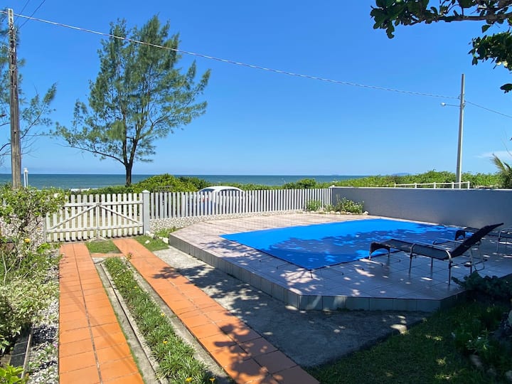 Casa Em Itapoá Em Frente Mar - Itapoá