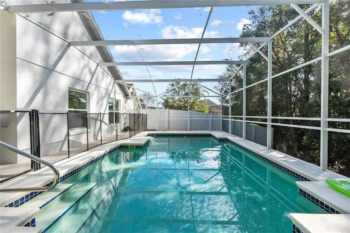 Cozy 4br Pool Home Near Disney - Kissimmee, FL