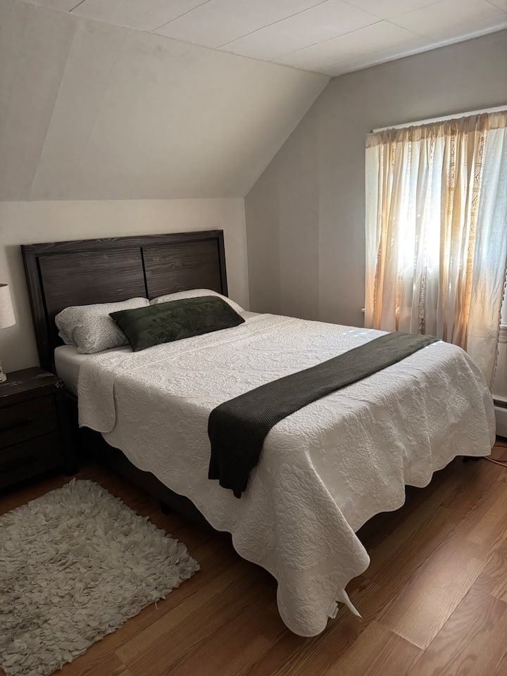 Cozy Room - Leominster