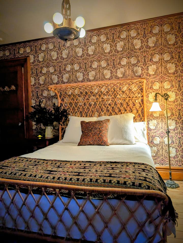 Heddwyn House - Pimpernel - Rhinebeck, NY