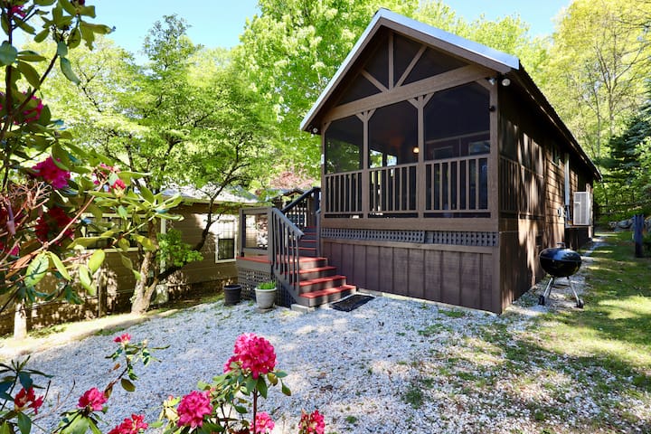 Carolina Cozy — Easy Walk To Main Street - Highlands, NC