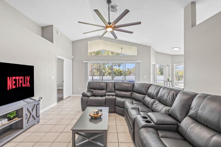 3br Pool Home + Game Room Near Shops, S. Lakeland - Lakeland, FL