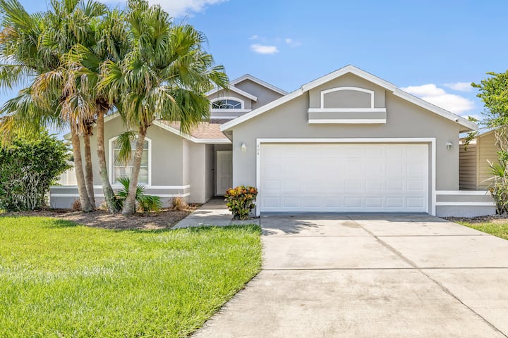 3br Pool Home + Game Room Near Shops, S. Lakeland - Lakeland, FL
