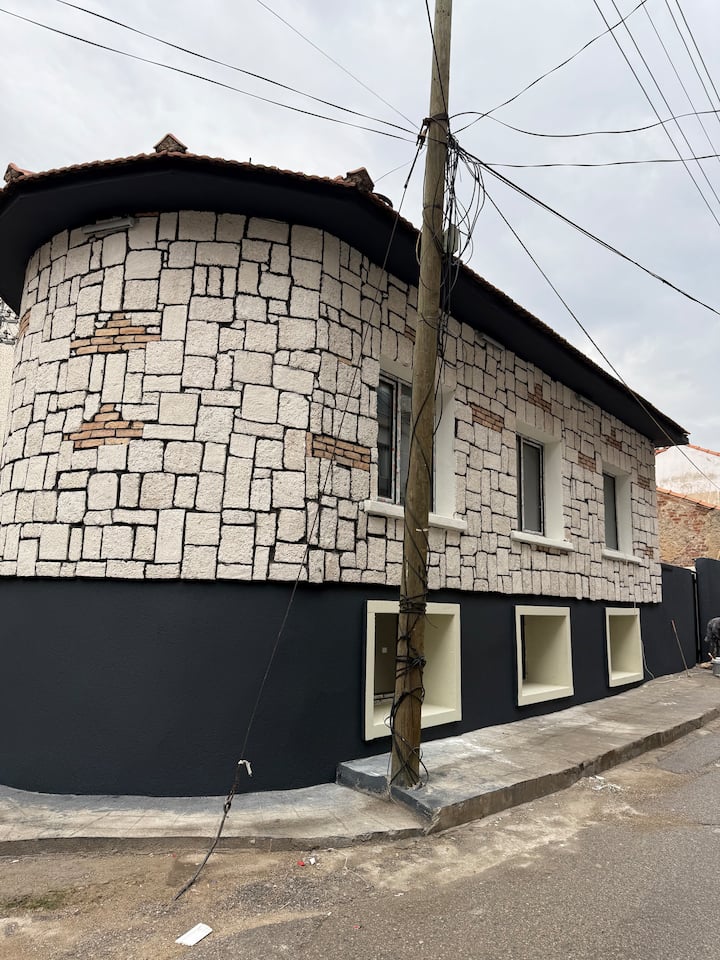 ŞIrinyer İZban Yakını Taş Köşk - Izmir