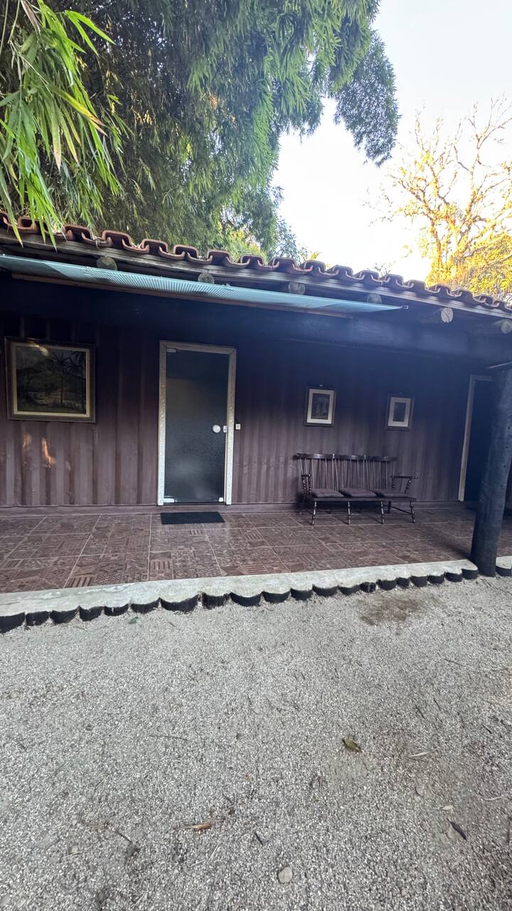 Suíte Para Casal Em Chácara - Lorraine