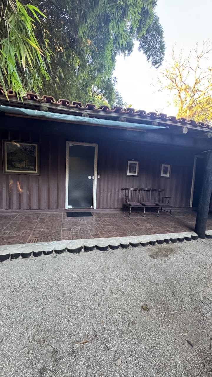 Suíte Para Casal Em Chácara - Lorraine