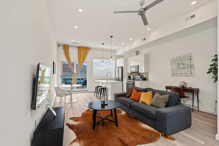 Penthouse Spacious 1br W/balcony - Philadelphia, PA