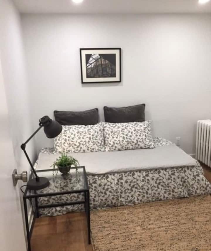 Apartment - Roncesvalles Village - Toronto