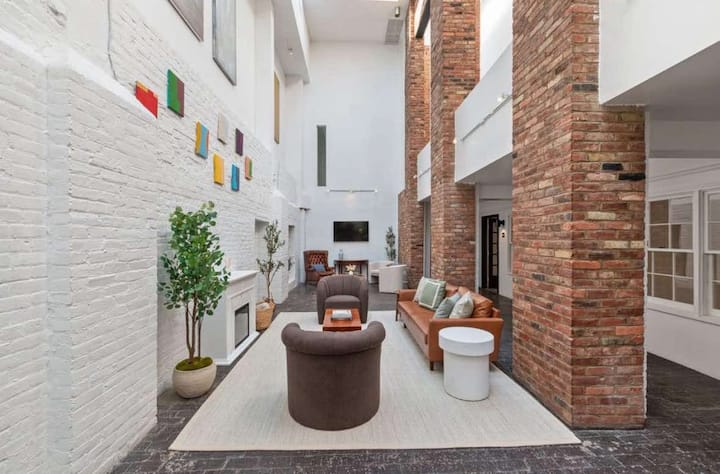 Moving-lease Takeover Available! - Alexandria, VA