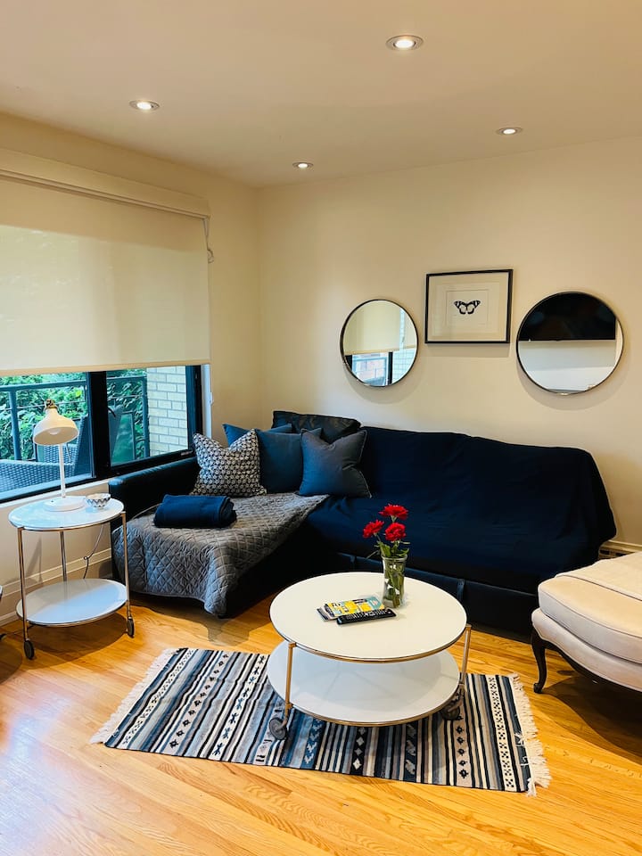 Gem In Palmerston-little Italy, Sleeps 4 - Toronto