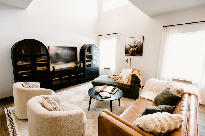 The Cozy Dakota, Entire Home Clean Family Friendly - Sioux Falls, SD