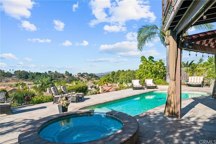 Stylish Home W/ Mountain Views - Yorba Linda, CA