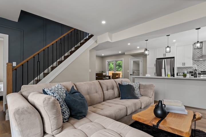 Sleeps 8 | Walk To Downtown | Ev Charger | Bbq - Burlington