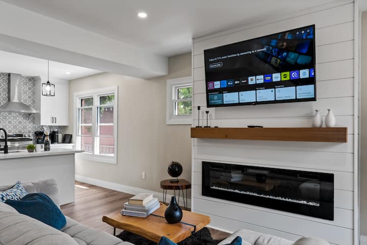 Sleeps 8 | Walk To Downtown | Ev Charger | Bbq - Burlington