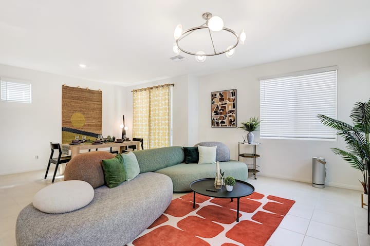 Near Strip•4br 5 Beds Chic Home•comfy Stay - Las Vegas