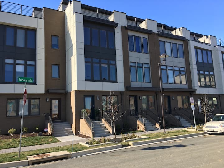 Upscale/modern Townhome Metro Walkable - Gaithersburg, MD