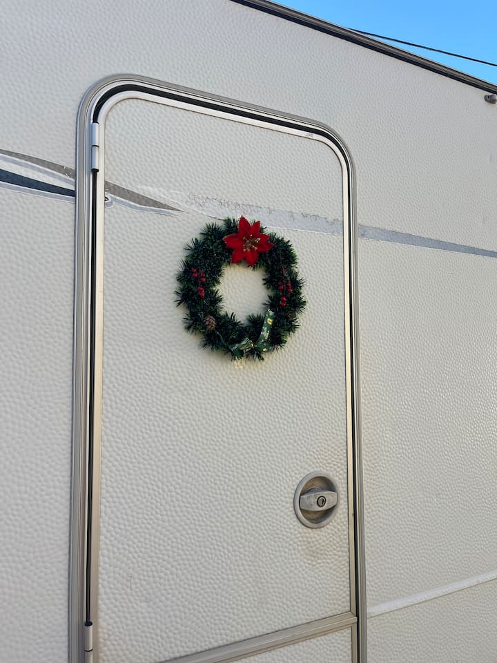 Cómoda Caravana O Sencilla Tienda De Campaña - Arroyomolinos