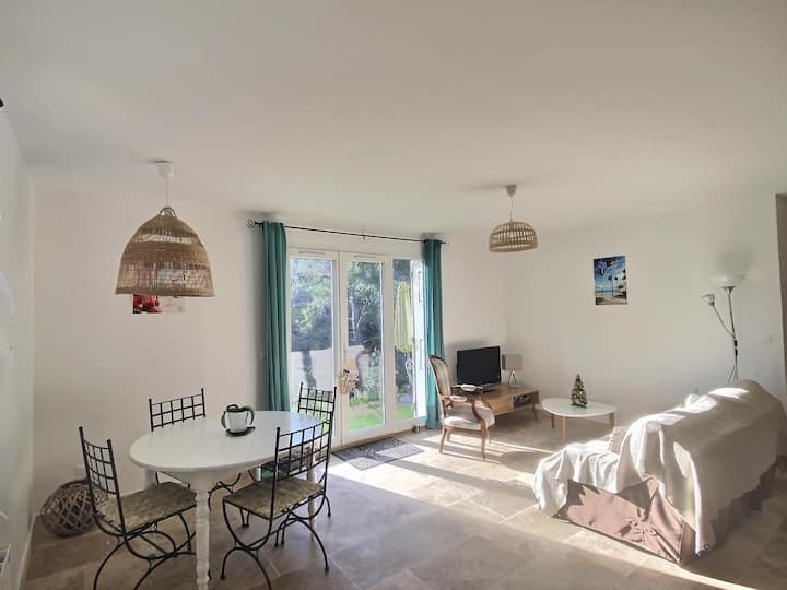 Appartement  Dans Une Maison à 4km  De La Ciotat - La Ciotat