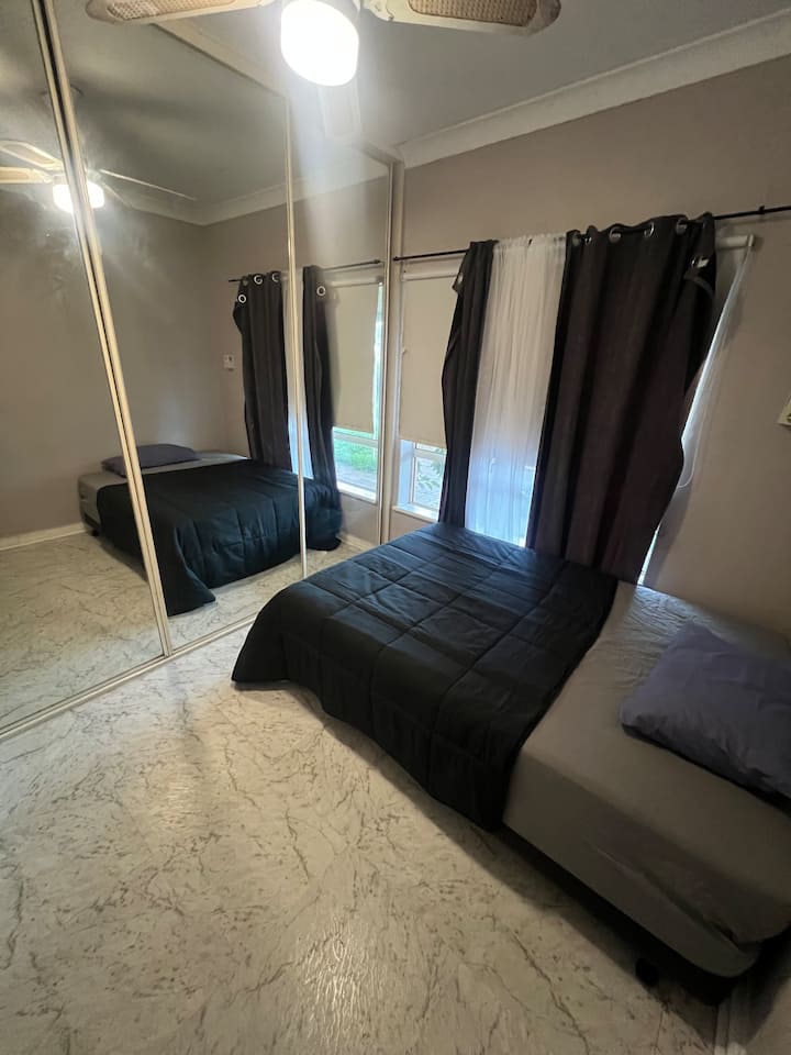 Single Room With Double Bed - Adelaide