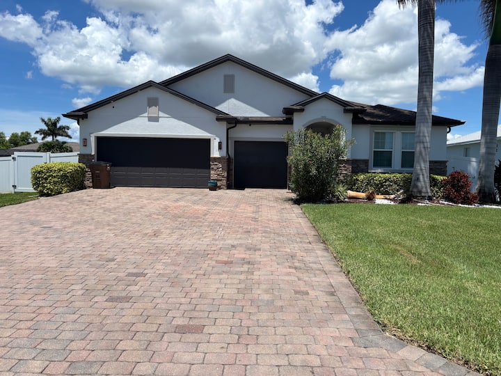 Pool Home Cape Coral Fenced Yard - Cape Coral