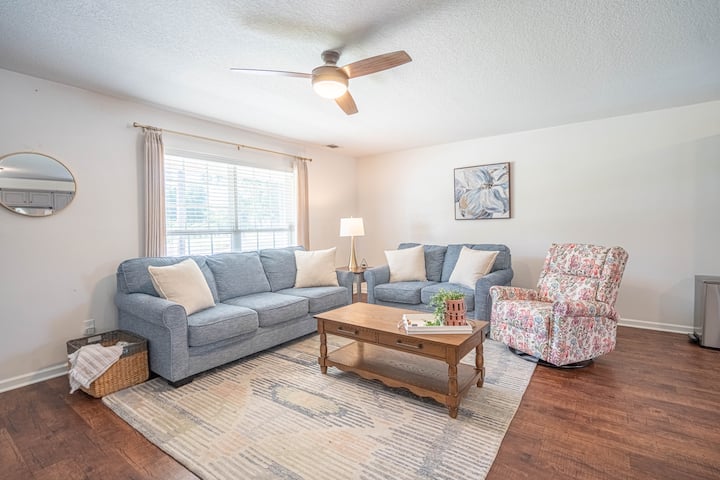 Cozy Retreat In The Heart Of Statesboro - Statesboro, GA
