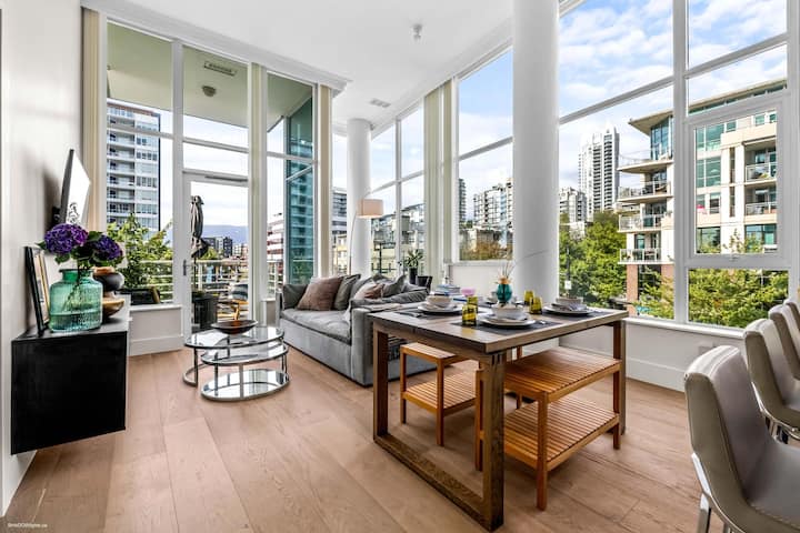 Luxury Waterfront 2br| Harbor View| Pool| Hot Tub - North Vancouver