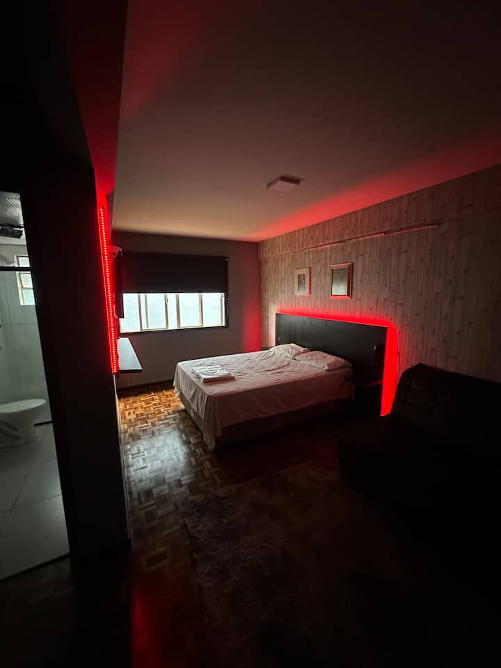 Suíte Em Hotel No Centro - 古里提巴