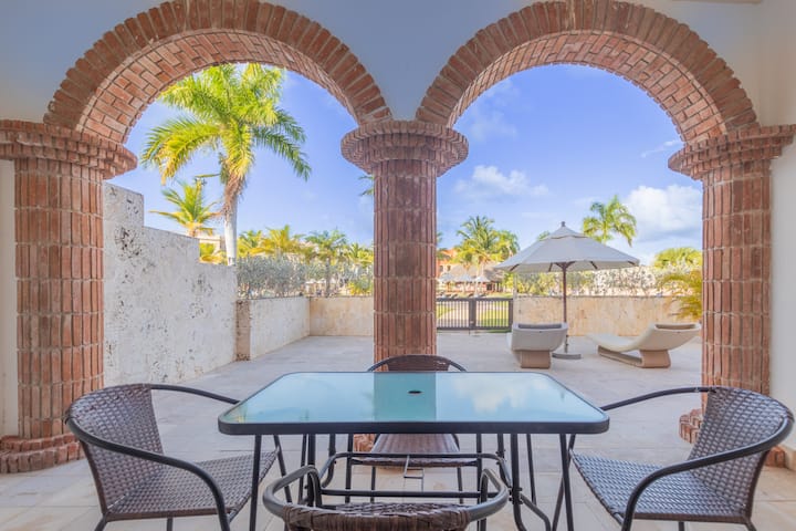 Poolside Terrace Apt @ Heart Of Cap Cana - Punta Cana