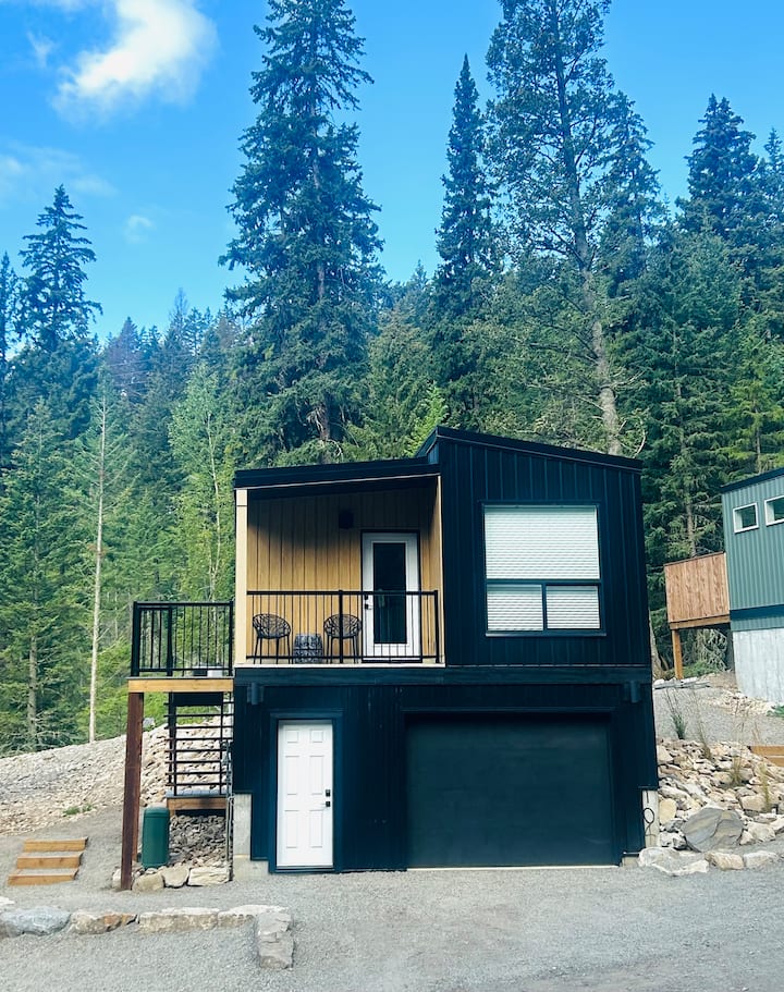 Mountainside Hideaway With Games Room - Blairmore