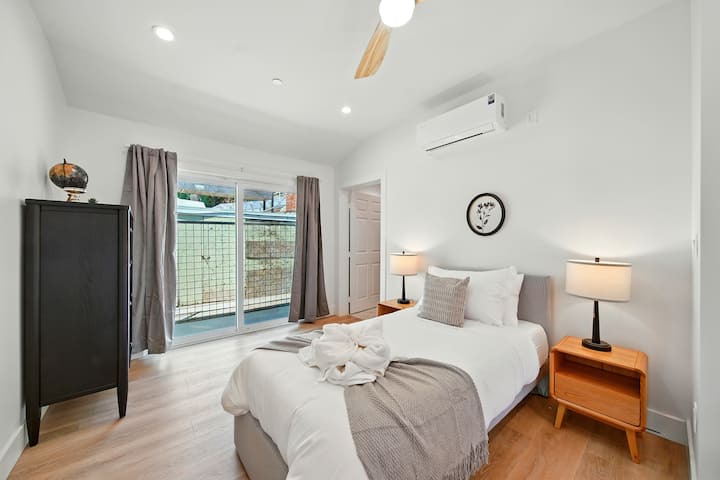 Family Fun Getaway • 7br/7.5ba • Near Universal - Sherman Oaks - Los Angeles