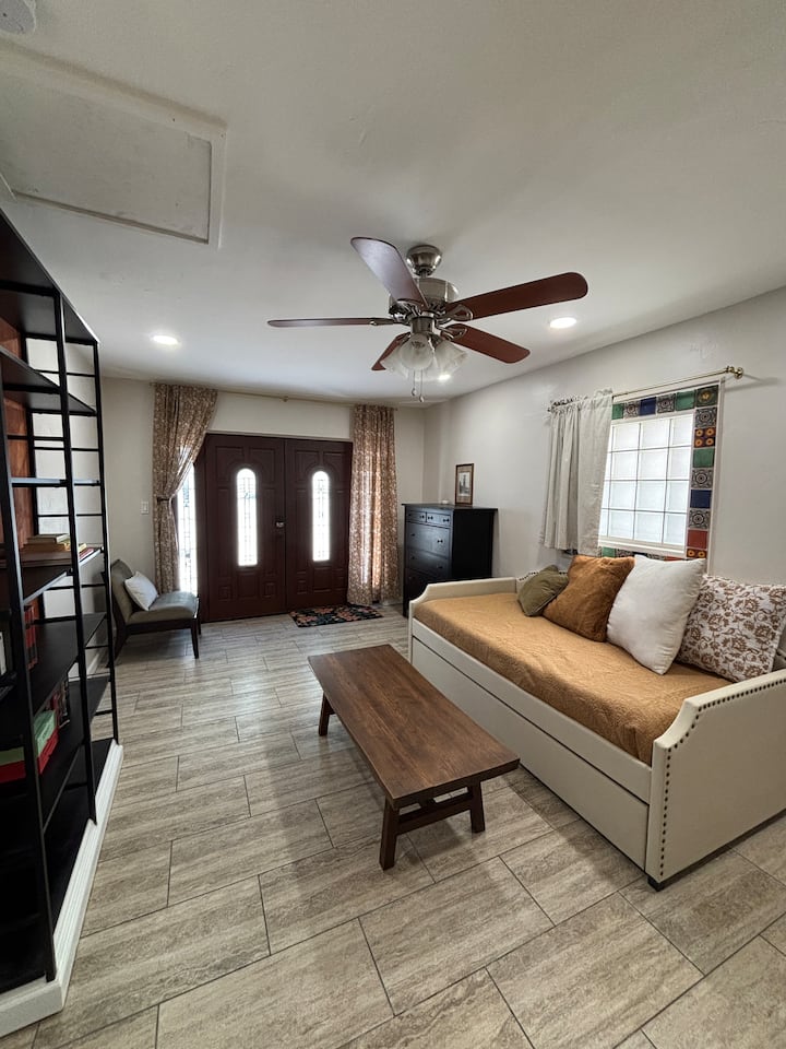 Cozy Coronado Historic Studio - Phoenix, AZ