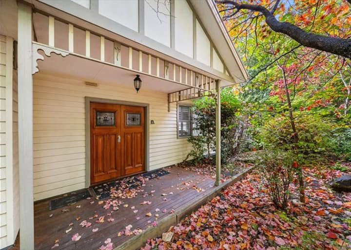 Luxury Holiday Home In The Mountains - Dandenong Ranges