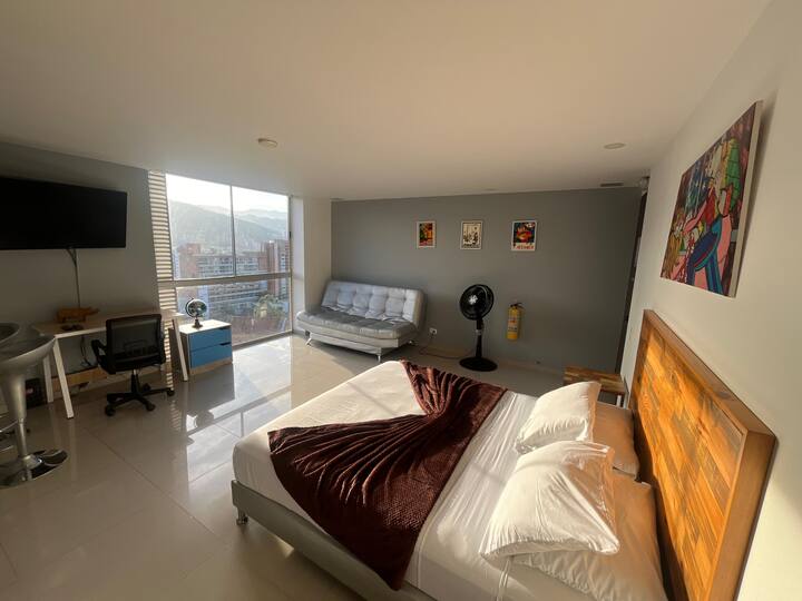 Loft En Medellín. El Poblado. Vista Espectacular - Envigado